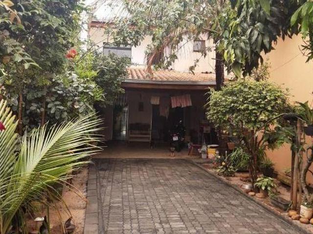 Casa assobradada a venda em Americana
