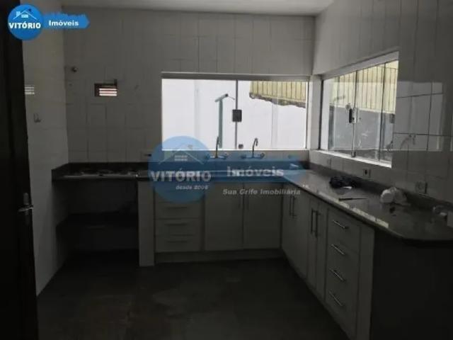 Casa Assobradada á venda em São Roque!