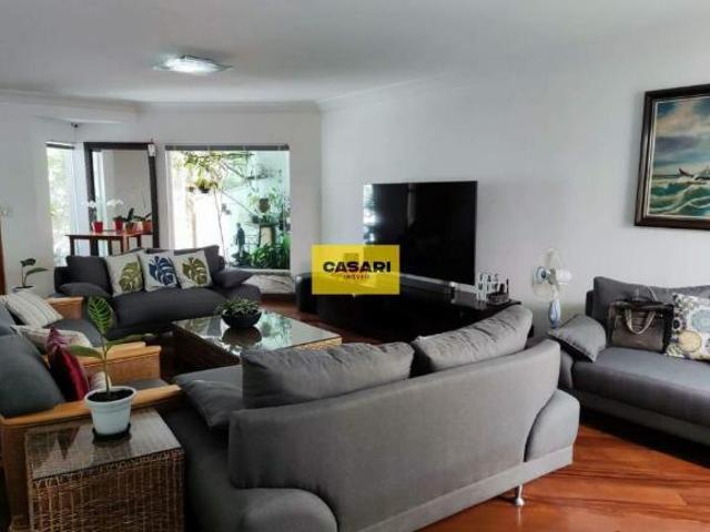 Casa Assobradada à venda em Vila Gilda, Santo André – 288m² de área construída 4 quartos