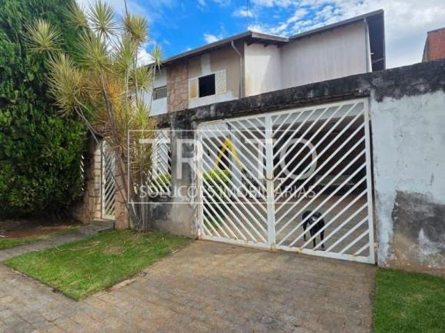 Casa assobradada à venda no Bolsão de casas do Alto Taquaral