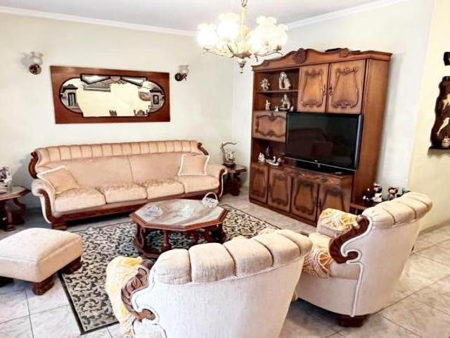 Casa assobradada à venda no Bairro da Vila Pereira Barreto