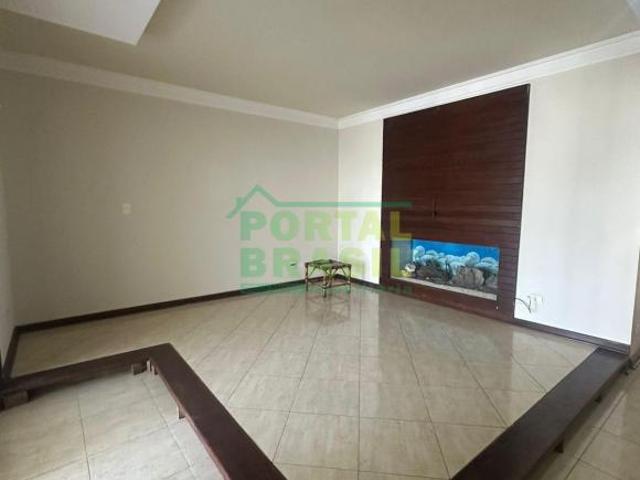 Casa Assobradada à Venda no Jardim Castor, Piracicaba, 175m²