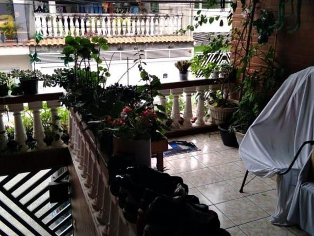Casa assobradada à venda no Jardim D&apos Abril, Osasco, 119m², 3 dorms