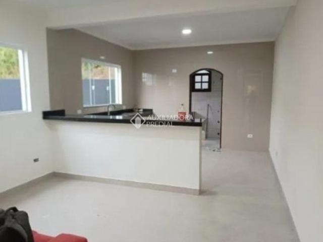 Casa assobradada à venda no Jd. Zaíra em Mauá