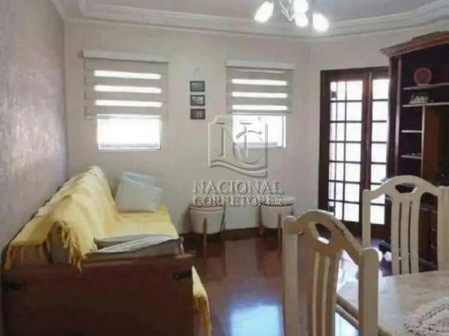 Casa assobradada à venda no Parque Jaçatuba – 3 dormitórios 1 suíte, quintal e