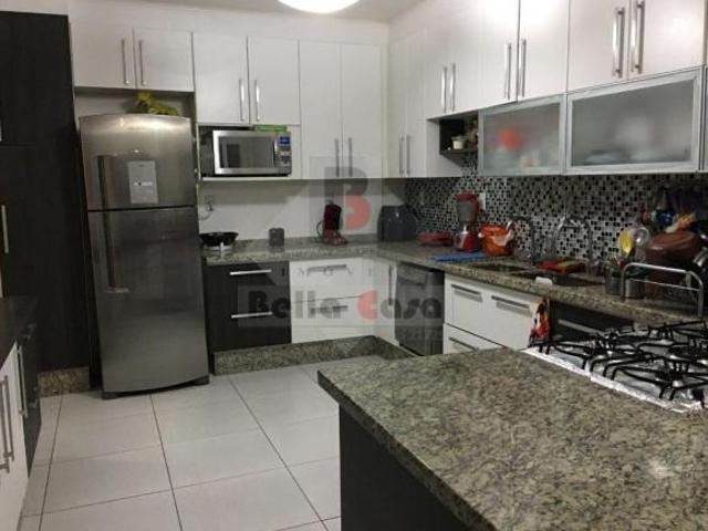 Casa assobradada a venda no parque sao lucas