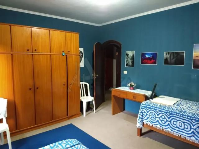 Casa Assobradada a Venda, Vila Irmãos Arnoni, 4 quartos, 2 suítes, 5 banheiros, quintal, 2 vagas