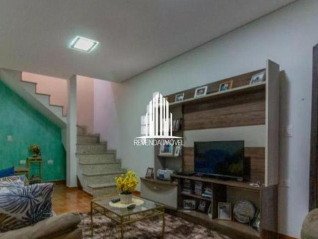 CASA ASSOBRADADA COM 4 DORMITORIOS, 2 SÚITES E 2 VAGAS