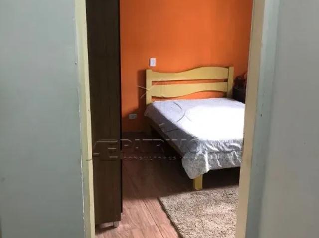 Casa assobradada com 6 quartos sendo 2 suites