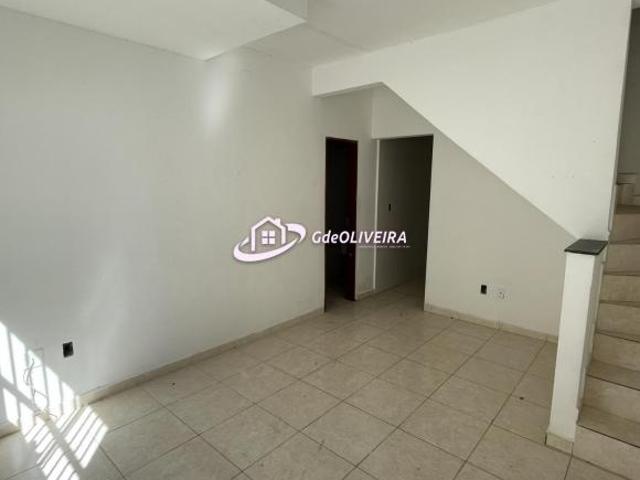 CASA ASSOBRADADA COM 2 DORMITÓRIOS E 2 BANHEIROS NA PRAIA GRANDE