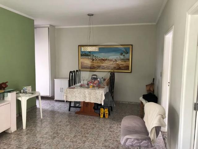 Casa Assobradada com 2 Dormitórios, 2 Vagas de garagem na Vila Gustavo!