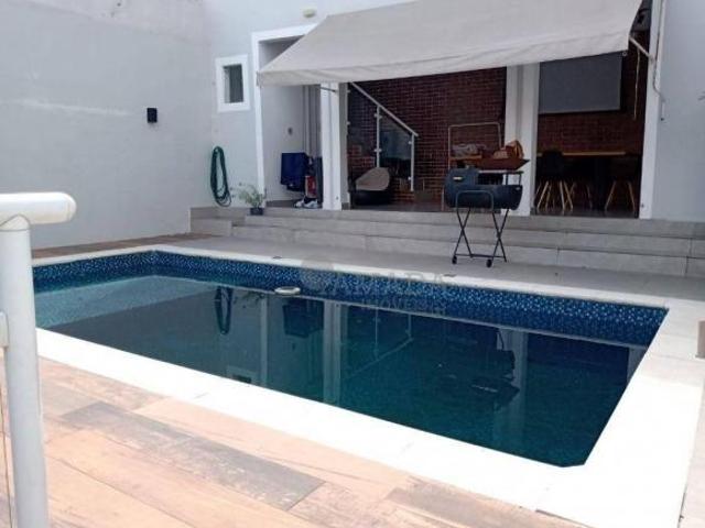 Casa Assobradada com 2 quartos, quintal com piscina e 2 vagas à venda, 185 m² por R$ 790.000 Ponte
