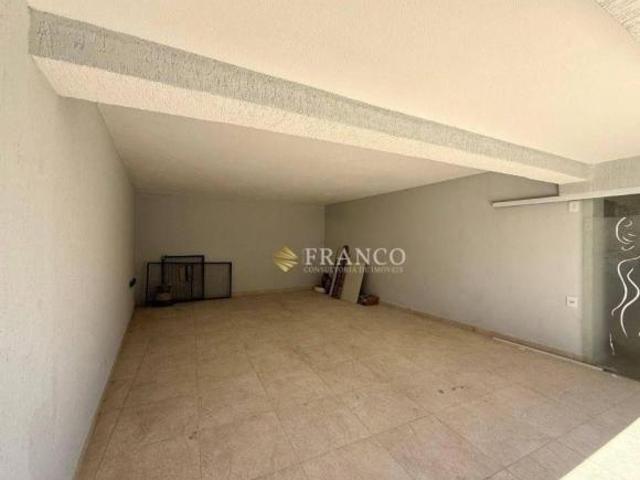Casa assobradada com 3 dormitórios à venda, 157 m² por R$ 890.000 Jardim Russi Taubaté/SP