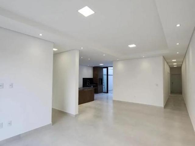 Casa assobradada com 3 dormitórios à venda, 180m por R$1.100.000,00 Condomínio