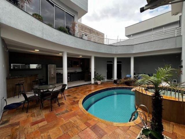 Casa assobradada com 3 dormitórios, sendo 1 suíte master, à venda, 320 m² por R$ 1.580.000 Jardim