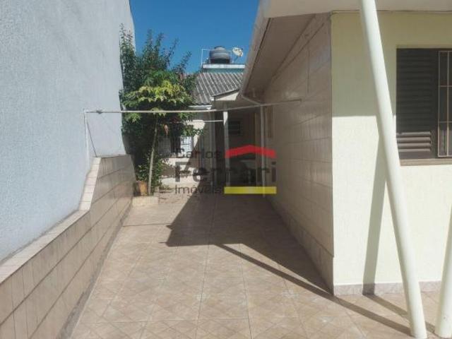 Casa assobradada com 3 dormitórios, 1 suite