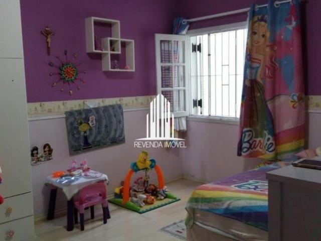 CASA ASSOBRADADA COM 3 DORMITORIOS, 1 SÚITE E 2 VAGAS