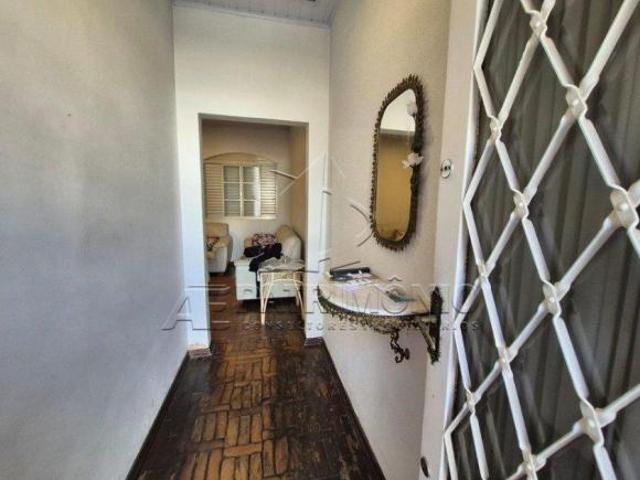 CASA ASSOBRADADA COM 3 QUARTOS CENTRO