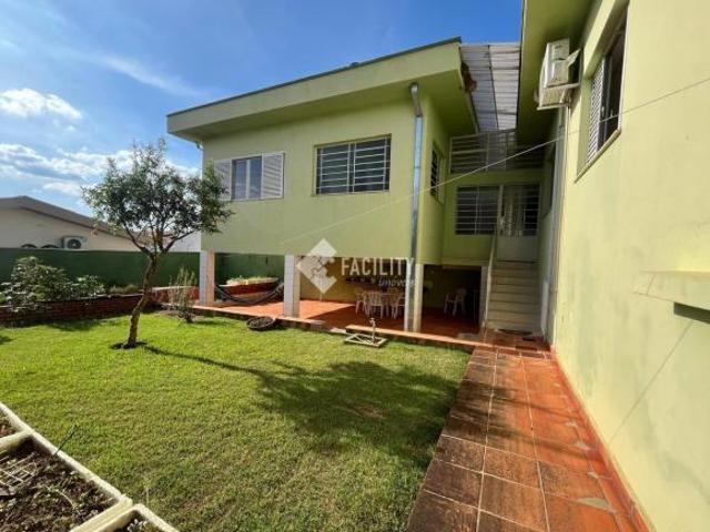 Casa assobradada com 3 quartos sendo 1 suite na Avendia Julio Diniz no Taquaral