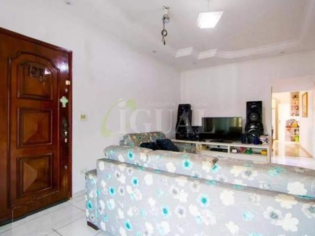 Casa Assobradada com Terreno 10x30 Ótima Localização, no Parque Novo Oratório