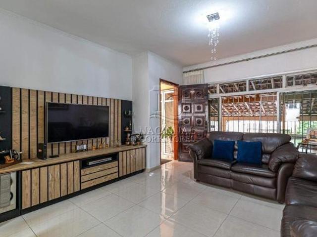Casa assobradada com espaço gourmet e edícula à venda no Jardim Santo Antônio – Santo André!