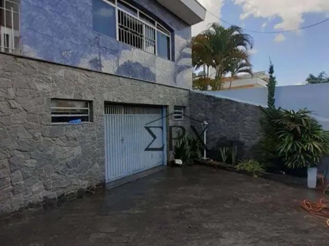 Casa assobradada com excelente localização, estuda permuta de menor valor!
