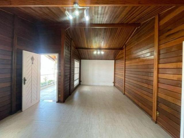 Casa assobradada com piscina e edícula à venda no Centro de Mogi das Cruzes