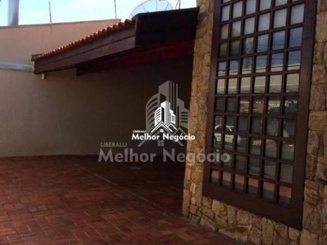 Casa assobradada de 246m2 de 3 dormitórios sendo um suíte no Residencial Vale das Nogueiras em Ameri
