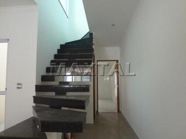 Casa Assobradada de 216 m², 3 suítes 1 lavabo, cozinha, quintal e 2 vagas de garagem