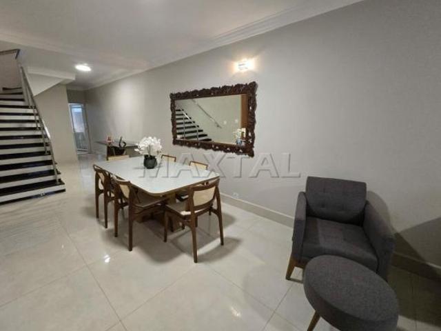 Casa assobradada de 300m² com 3 dormitórios sendo 1 suíte, garagem e área gourmet em Chora Menino