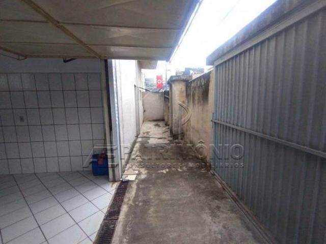 CASA ASSOBRADADA DOMINGUES COM 3 QUARTOS SENDO 1 SUITE