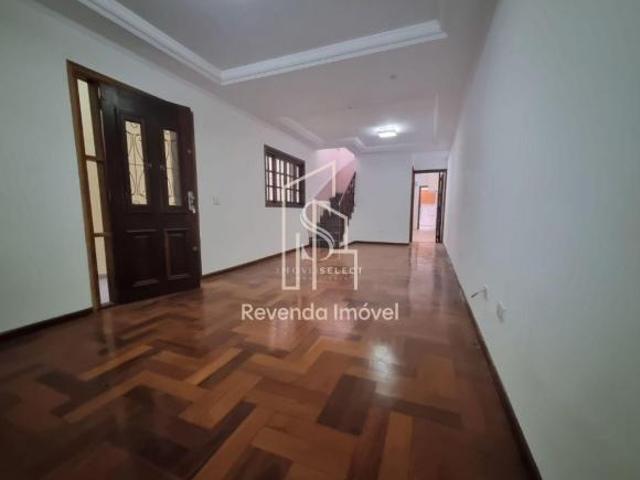 CASA ASSOBRADADA EM ALTO DA BOA VISTA DE 190m² COM 3 DORMITÓRIOS, 1 SUITE E 2 VAGAS Á VENDA