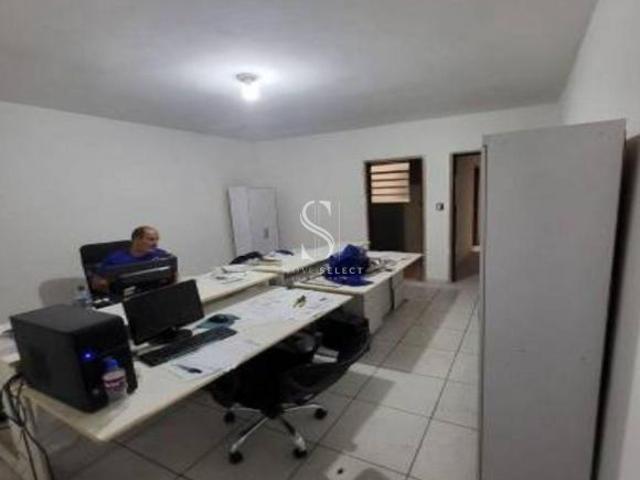 CASA ASSOBRADADA EM CAMPO GRANDE DE 326m² COM 3 QUARTOS, 1 SUITE, E 3 VAGAS Á VENDA