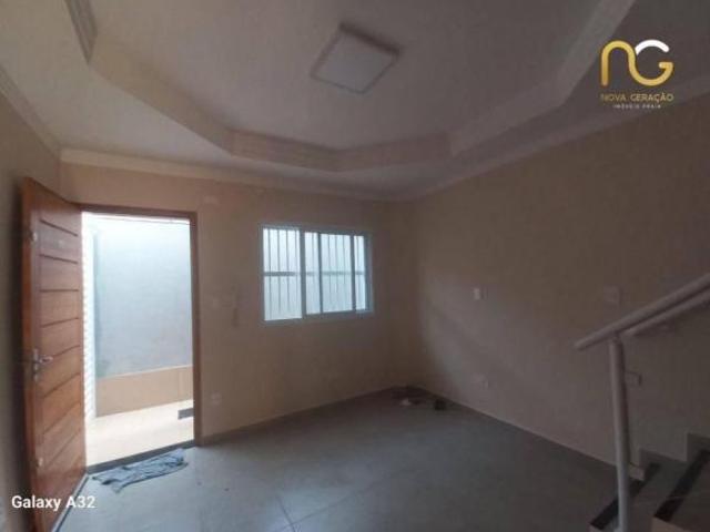 Casa Assobradada em condominio 02 dormitorios 01 banheiro 01 lavabo Quintal 01 vaga de garagem Jd