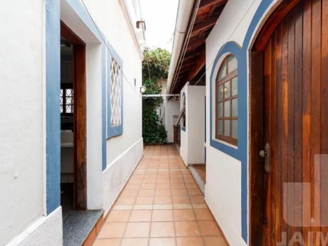 Casa assobradada em excelente localização da Santa Cecília com acesso fácil ao Shopping