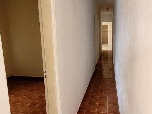 Casa Assobradada em Rua Fechada