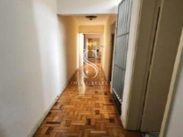 CASA ASSOBRADADA EM VILA MARIANA DE 200m² COM 4 QUARTOS, 4 SUITES, 5 BANHEIROS E 2 VAGAS Á VENDA