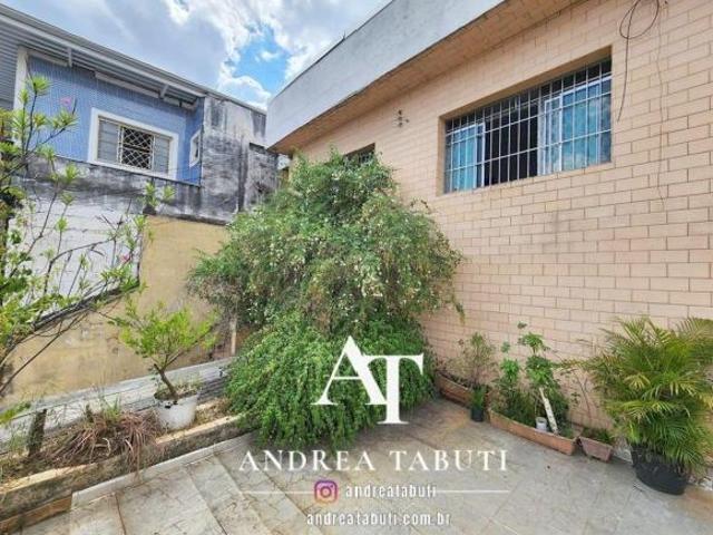 CASA ASSOBRADADA ISOLADA COM 294m² TERRENO 3 VAGAS COM EDICULA