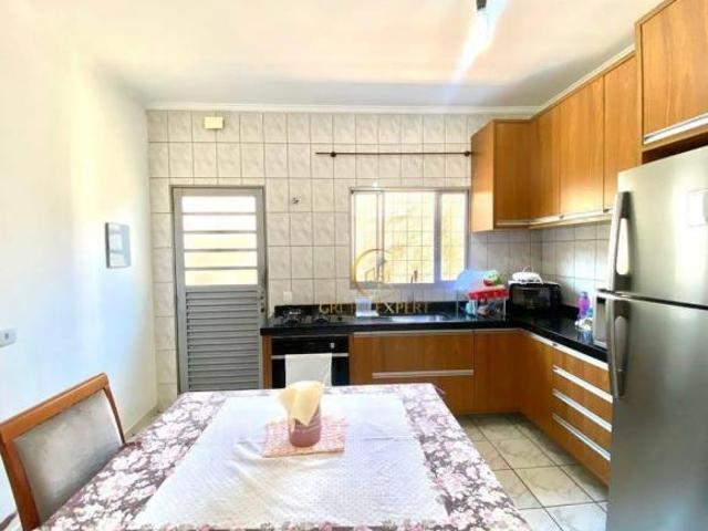 Casa assobradada para venda com 113m² no Jardim das Indústrias em São José dos Campos sp