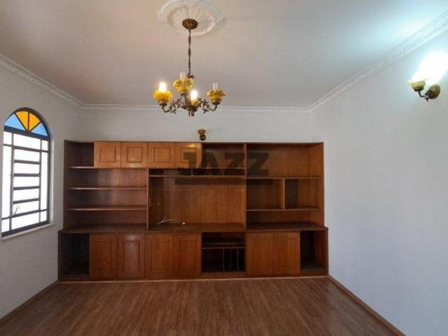 Casa assobradada para venda no Jd Chapadão