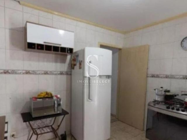 CASA ASSOBRADADA RESIDENCIAL DE 250M² COM 3 DORMITÓRIOS 1 SUÍTE E 2 VAGAS Á VENDA NO RIO PEQUENO