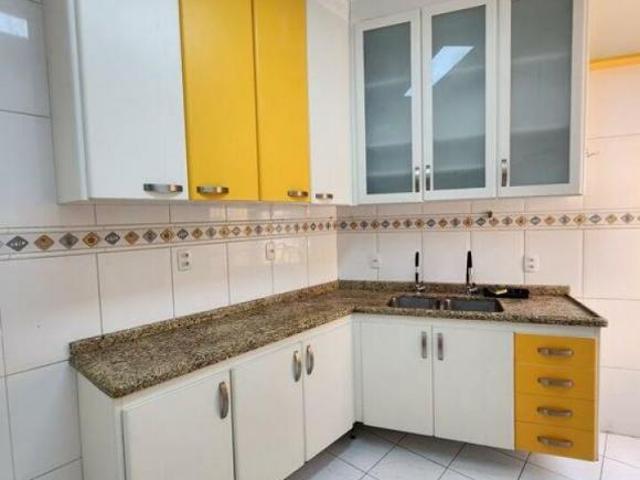 CASA ASSOBRADADA VILA UNIVERSITARIA 4 DORMITORIOS 2 SUITES COM 3 VAGAS FL38