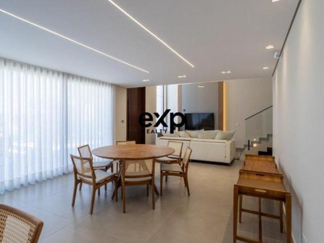 Casa assobradada 250 m², 4 suítes na Riviera de Santa Cristina a venda por $3.200.000