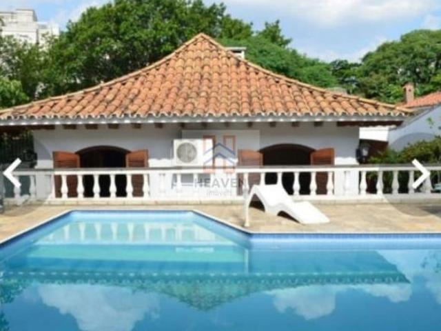 CASA ASSOBRADADA 297M² REGIÃO LAPA 3 SUITES/ 6 VAGAS GARAGEM