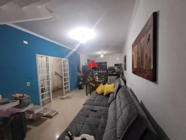 Casa assobradada 2 dormitórios, varanda, churrasqueira, 4 vagas Ponte Rasa