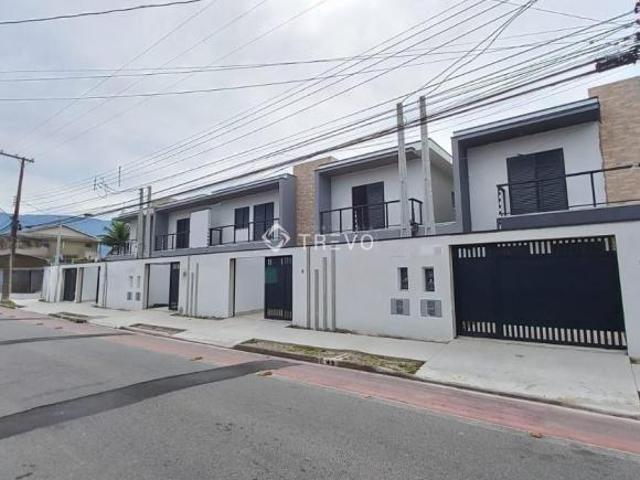 CASA ASSOBRADADA 3 DORM/4 WC/1 VAGA EM BERTIOGA/SP
