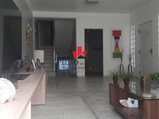 Casa Assobradada 3 suítes e 4 vagas na Vila Matilde