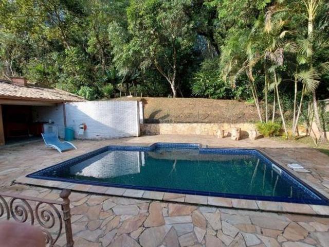 Casa Assobradada 4 Dormitórios 2 Suítes e Piscina – Condomínio São Paulo II