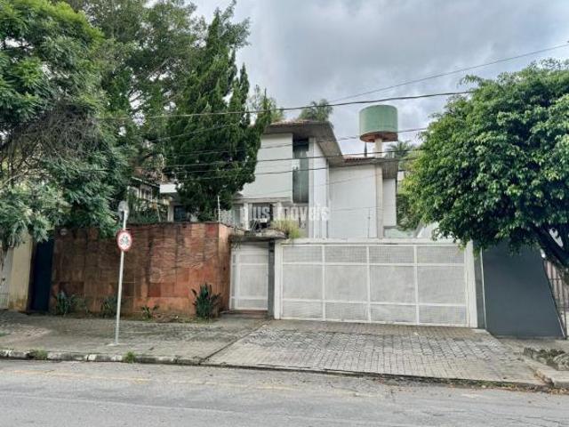 Casa Assobradada 4 Quartos 2 Suites 5 Vagas no Morumbi
