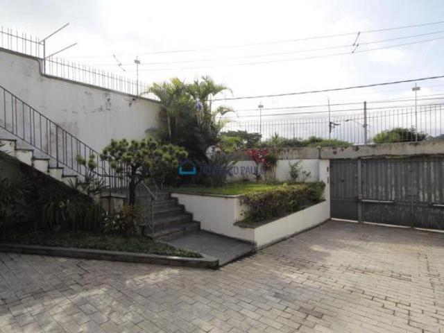 Casa Assobradada 4 quartos sendo 2 suítes e 7 vagas Cidade Vargas